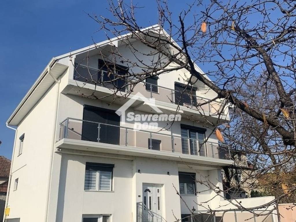 Samostalna porodična kuća 333 m², odlično stanje, Stara Varoš, Kragujevac