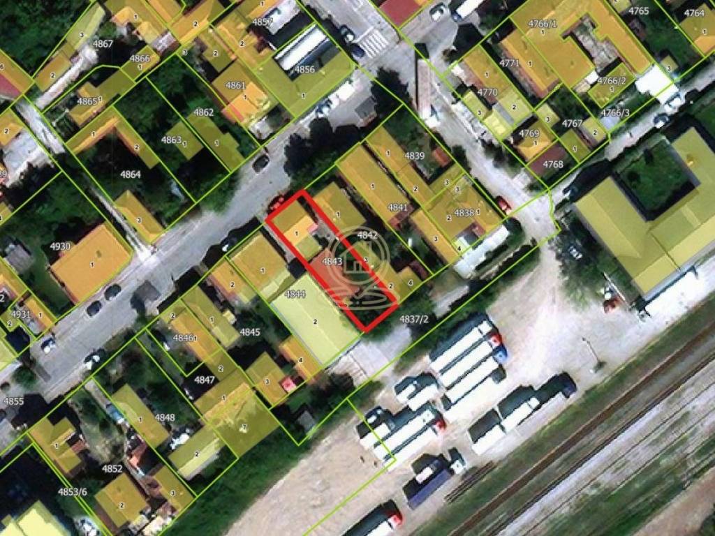 Samostalna porodična vila 144 m², u dobrom stanju, Pivara, Kragujevac