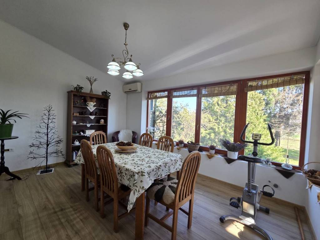 Samostalna porodična kuća 289 m², Centar 1, Subotica