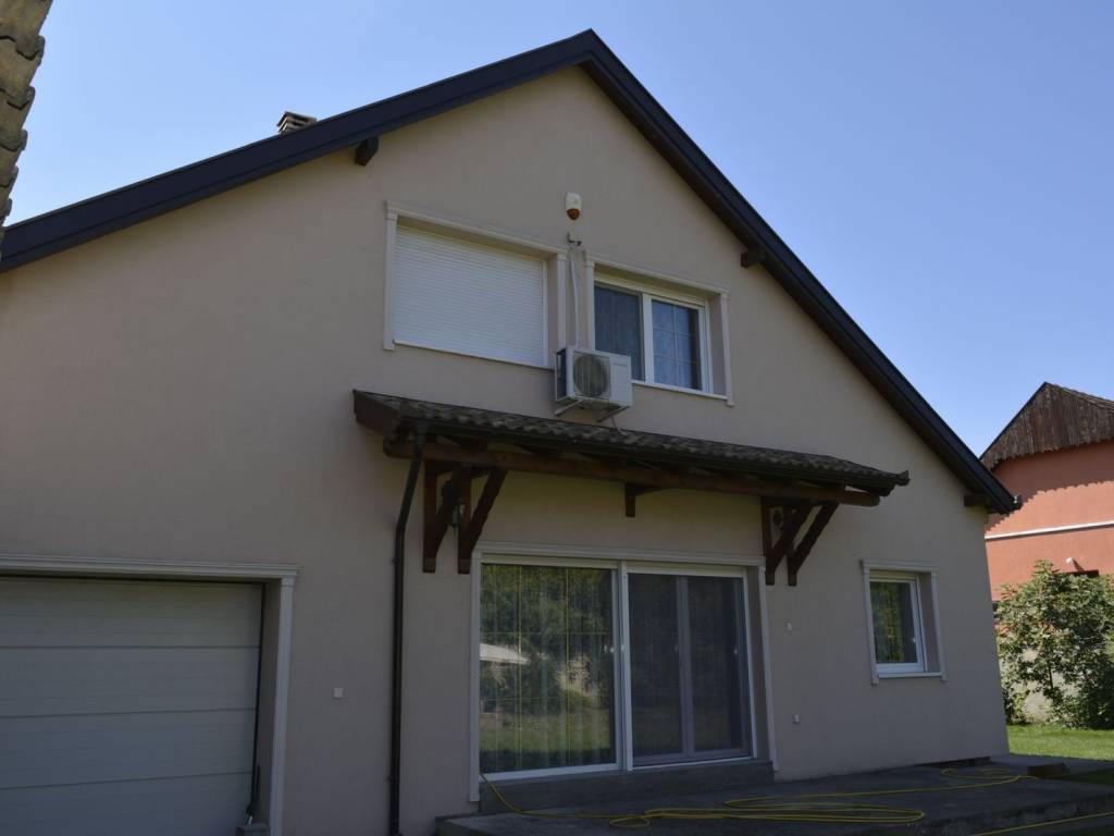 Samostalna porodična kuća 153 m², Centar 1, Subotica