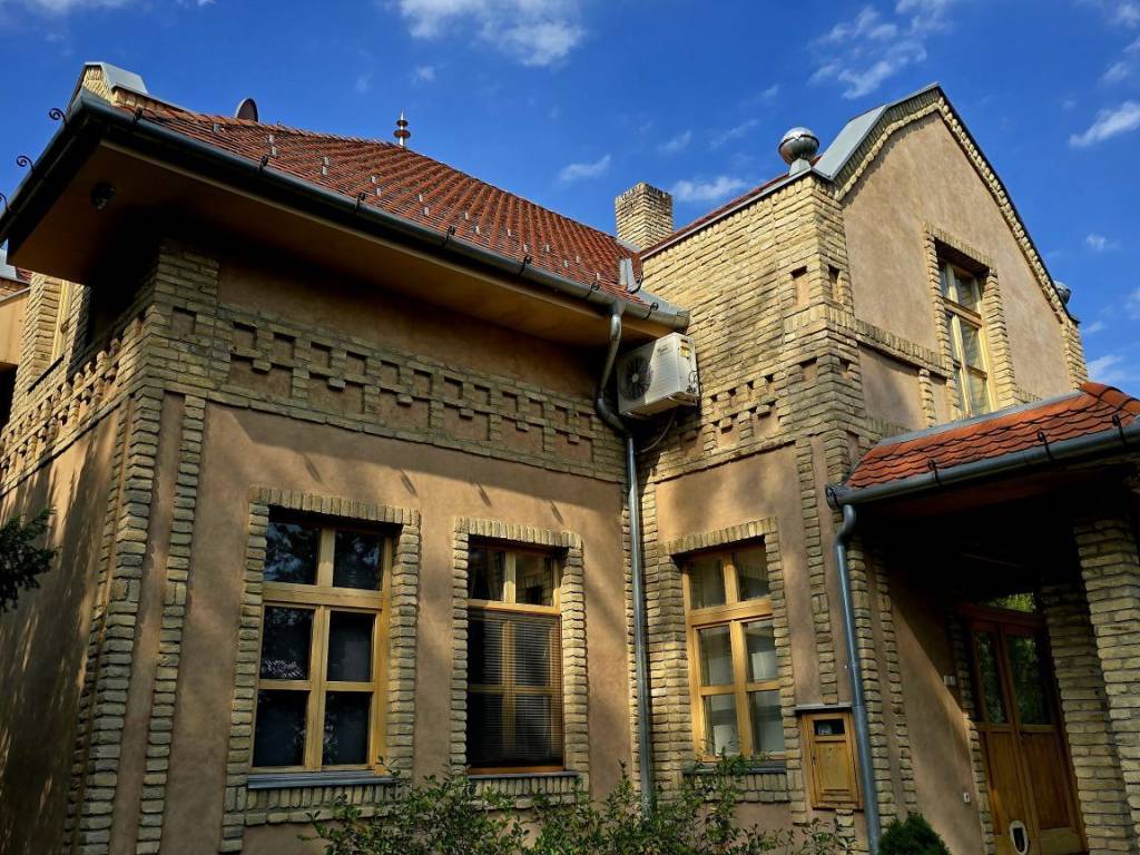 Samostalna porodična kuća 450 m², Centar 1, Subotica