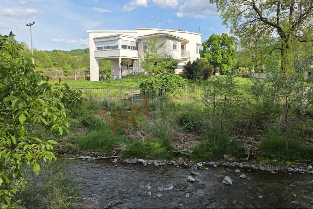 Samostalna porodična vila Ive Andrica, Kraljevo