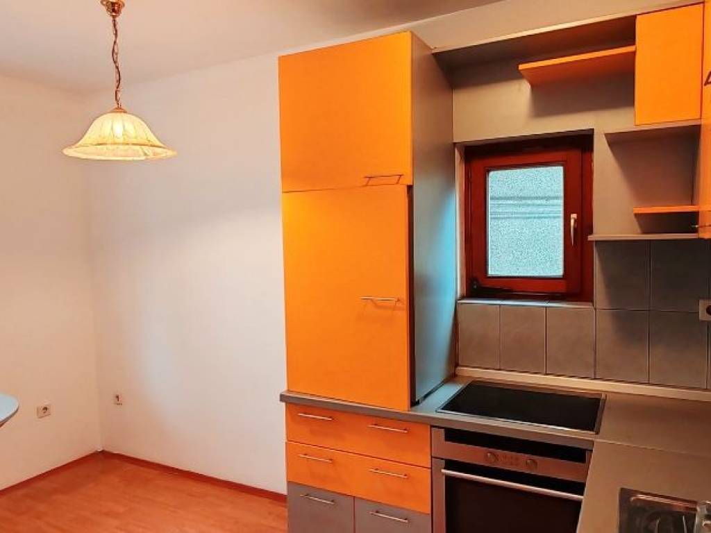 Dvosobni stan Kralja Aleksandra Obrenovića, Mladenovac Centar, Beograd