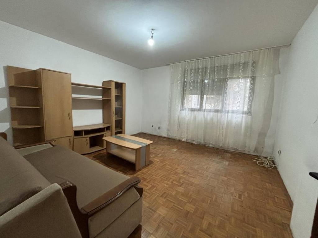 Trosobni stan u dobrom stanju, prizemlje, Jagodina