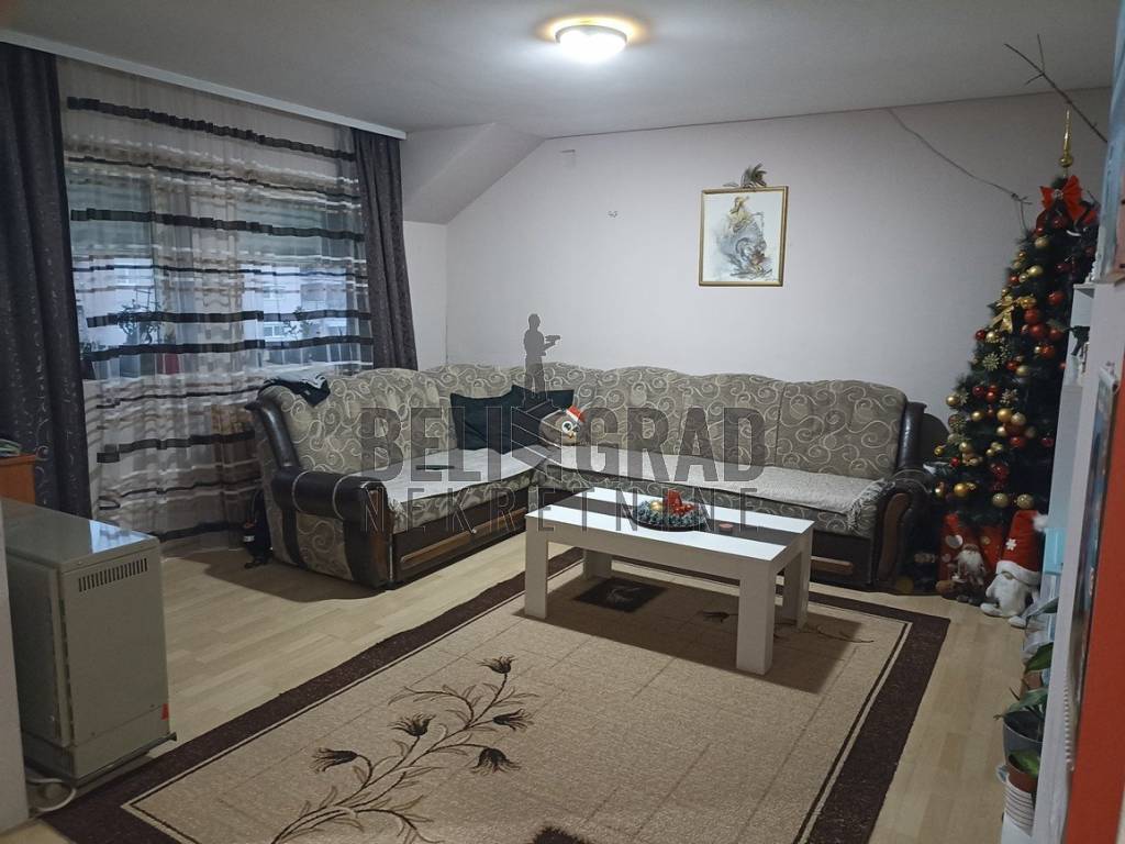 Trosobni stan Mihaila Milovanovića, Mladenovac Centar, Beograd