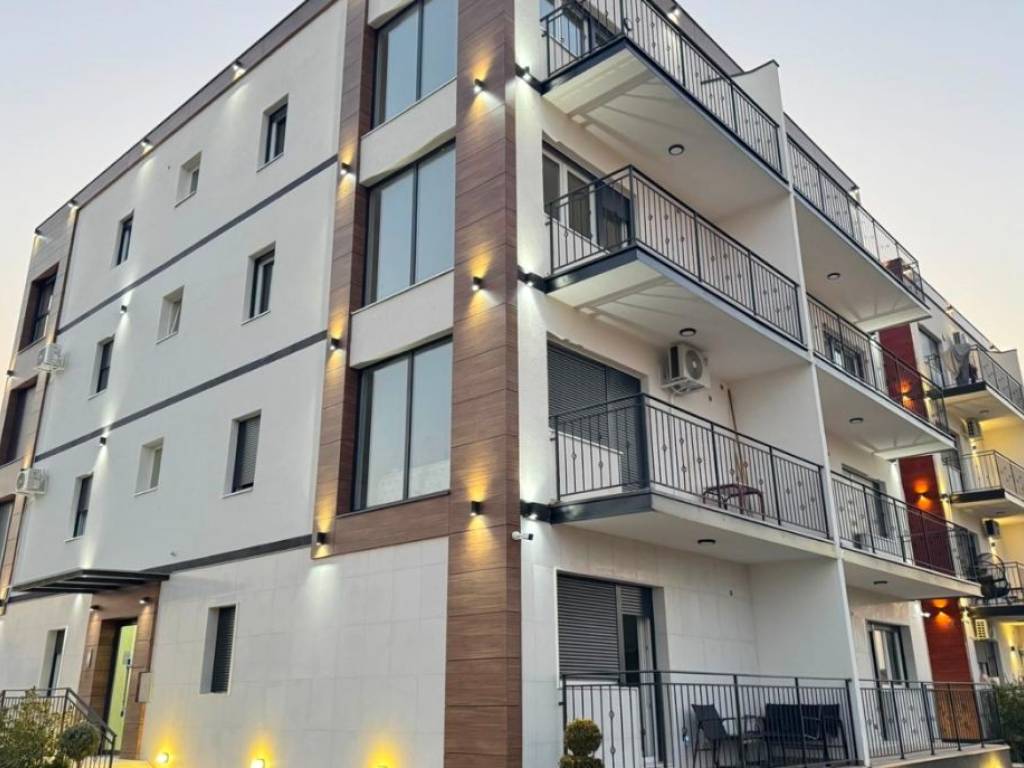 Dvosobni stan Oplenačka 24, Surčin Centar, Beograd