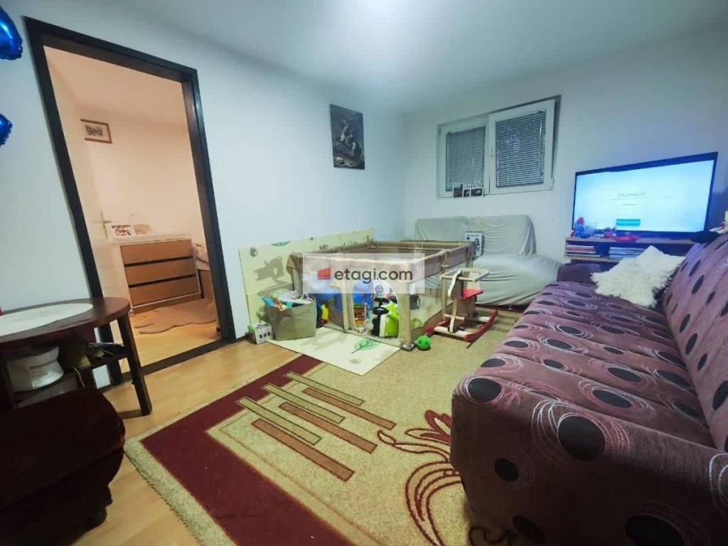 Dvosobni stan u dobrom stanju, prizemlje, Karaburma, Beograd