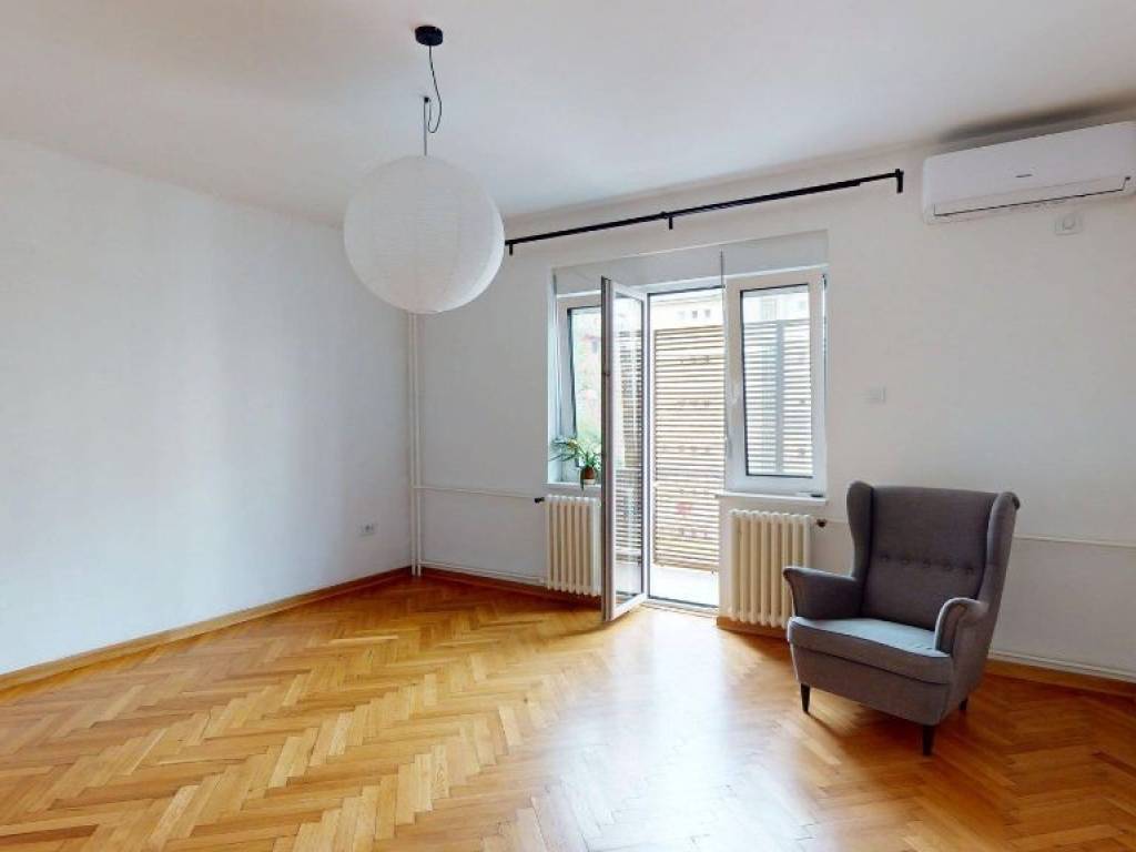Trosobni stan Episkopa Visariona 2b, Stari Grad, Novi Sad
