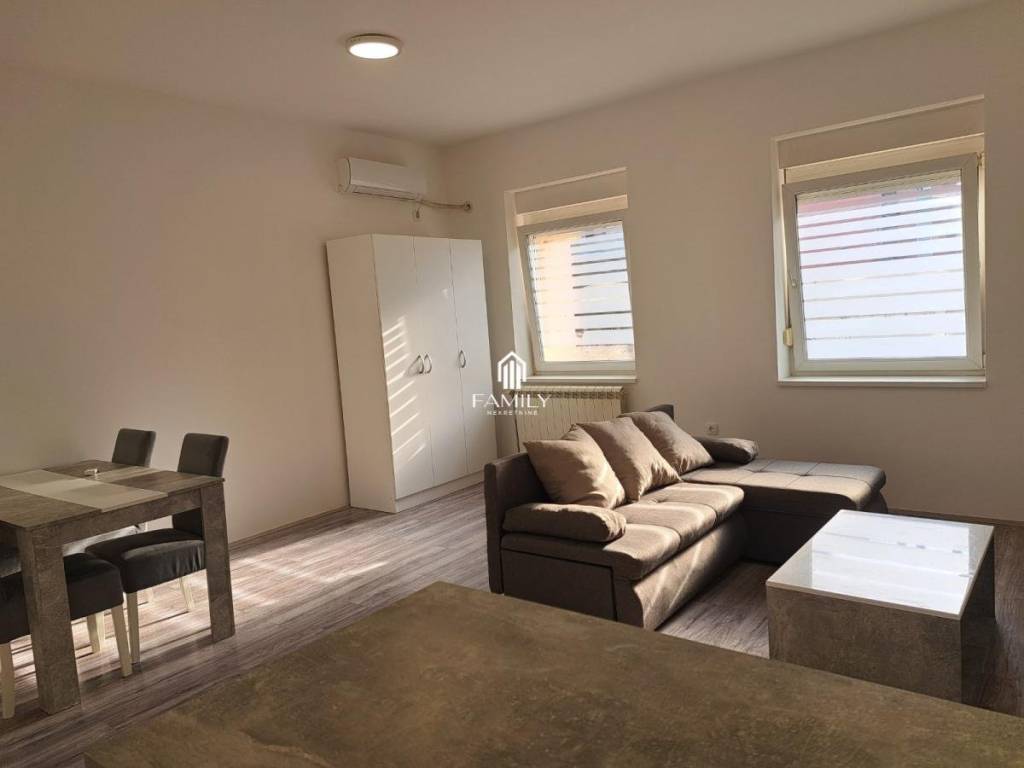 Trosobni stan 71 m², Novi Sad