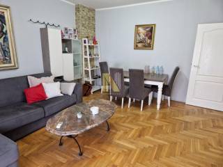 Trosobni stan novo, peti sprat, Novi Sad