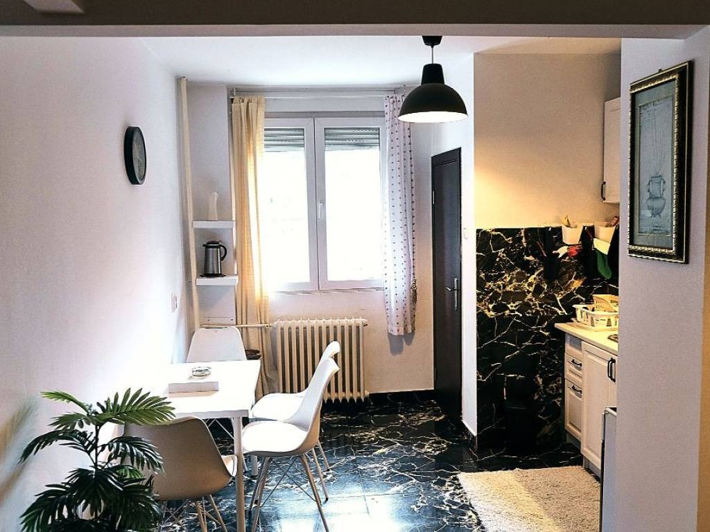 Trosobni stan Južni Bulevar, Hram Svetog Save - Neimar - Čubura, Beograd