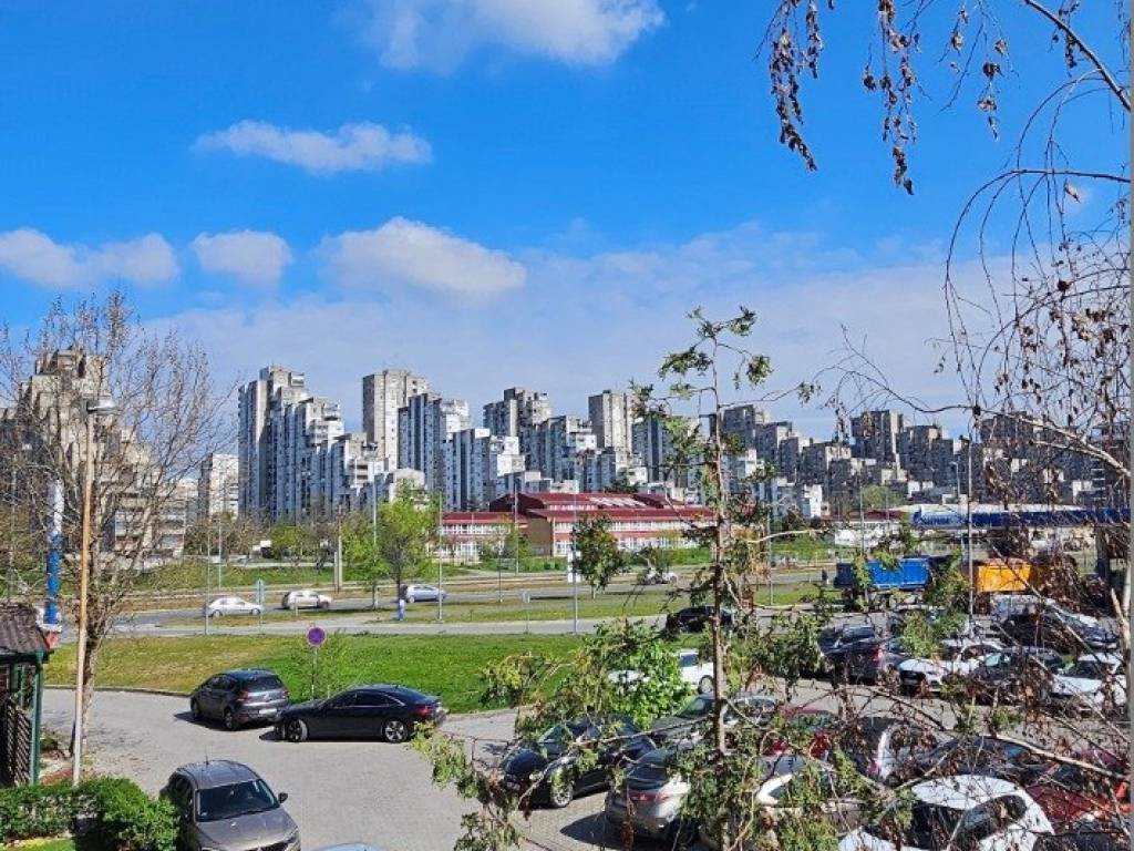 Trosobni stan Jurija Gagarina, Blok 45 - 44, Beograd