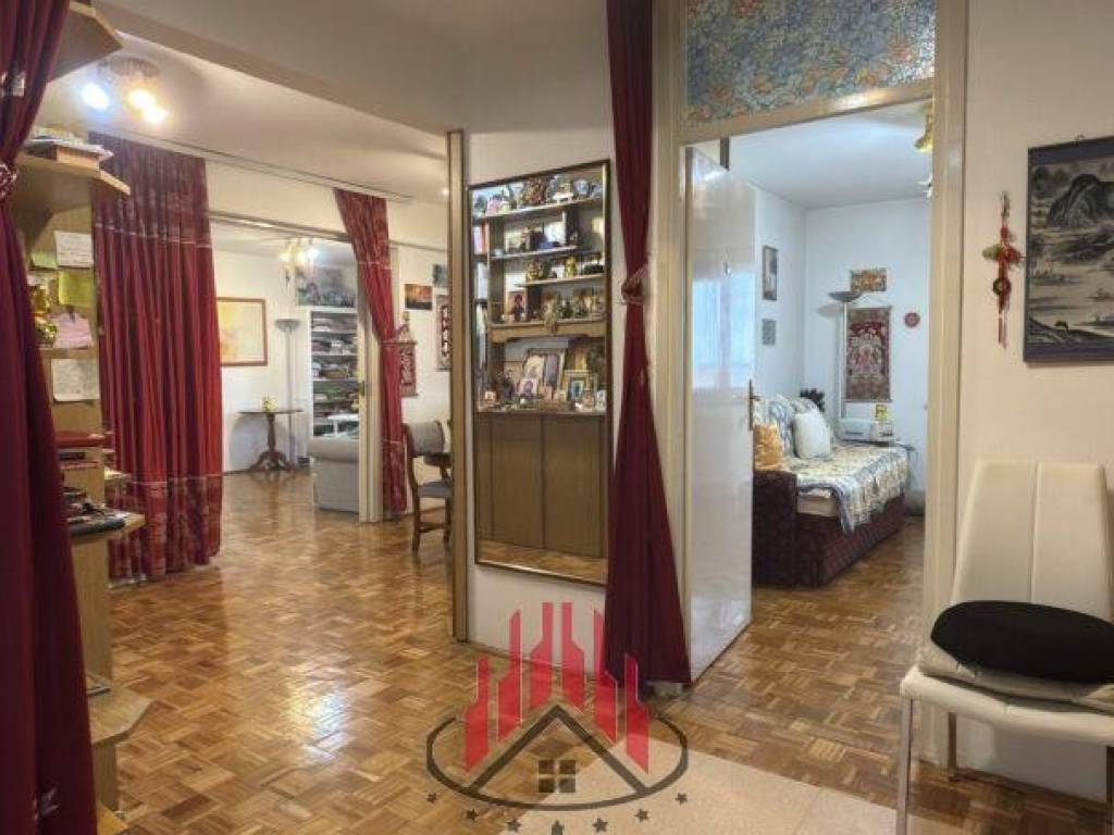 Četvorosobni stan u dobrom stanju, peti sprat, Žarkovo, Beograd