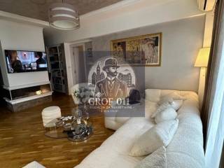 Trosobni stan peti sprat, Beograd