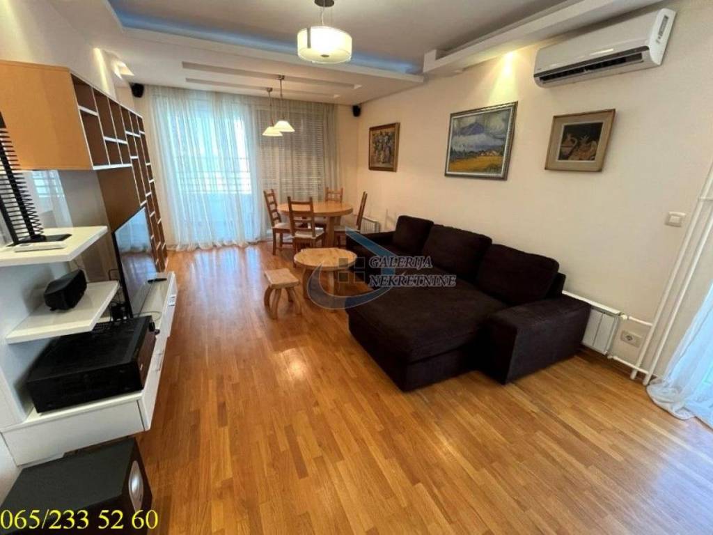 Trosobni stan Bulevar Crvene Armije, Belvil, Beograd