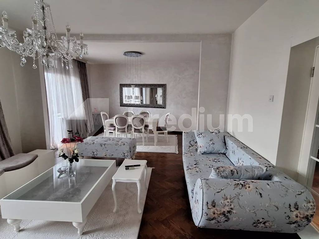 Trosobni stan u dobrom stanju, četvrti sprat, Kluz - Zeleno brdo - Olimp, Beograd