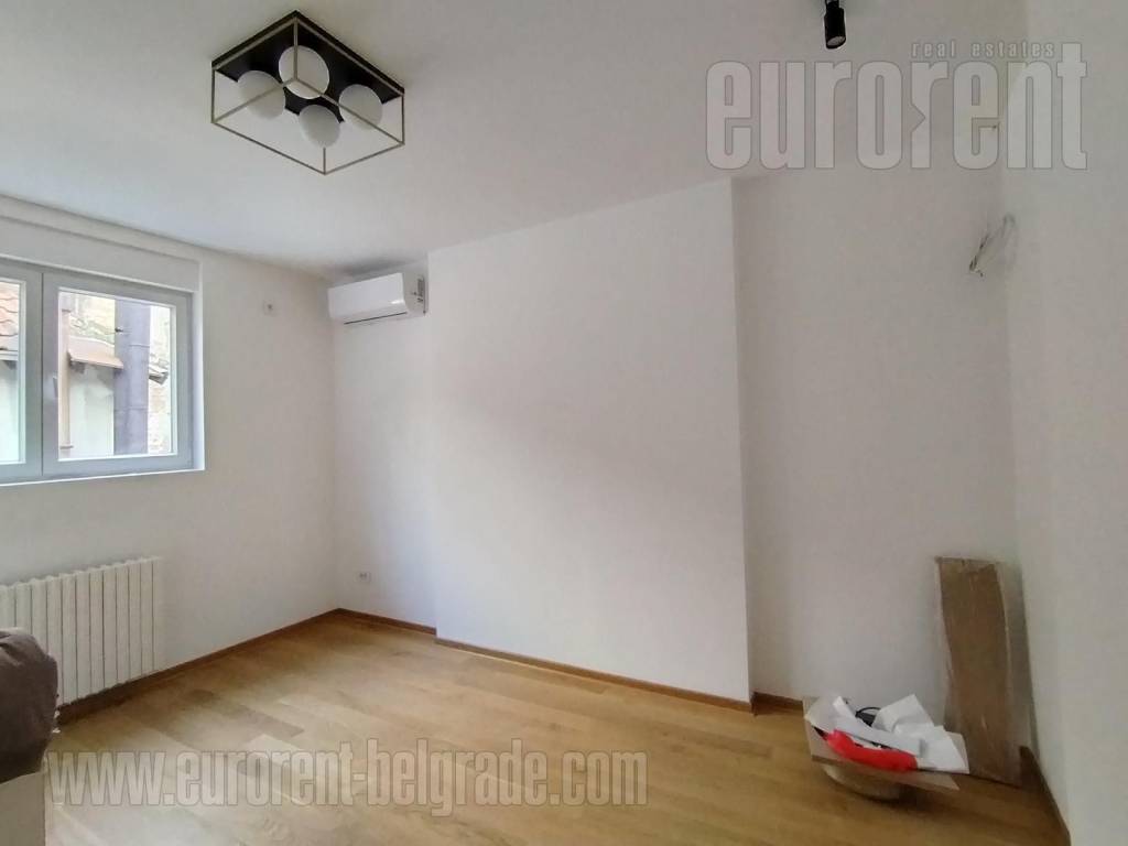 Stan u dobrom stanju, četvrti sprat, Centar - Skupština - Terazije, Beograd