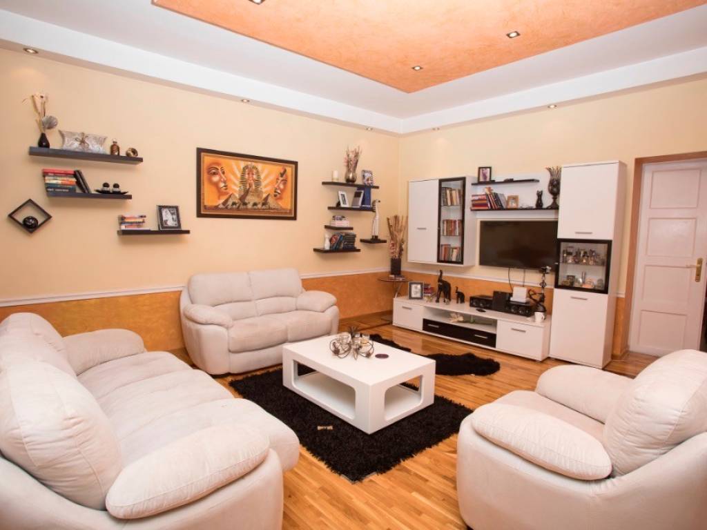 Dvosobni stan Zeleni Venac 2, Savamala, Beograd