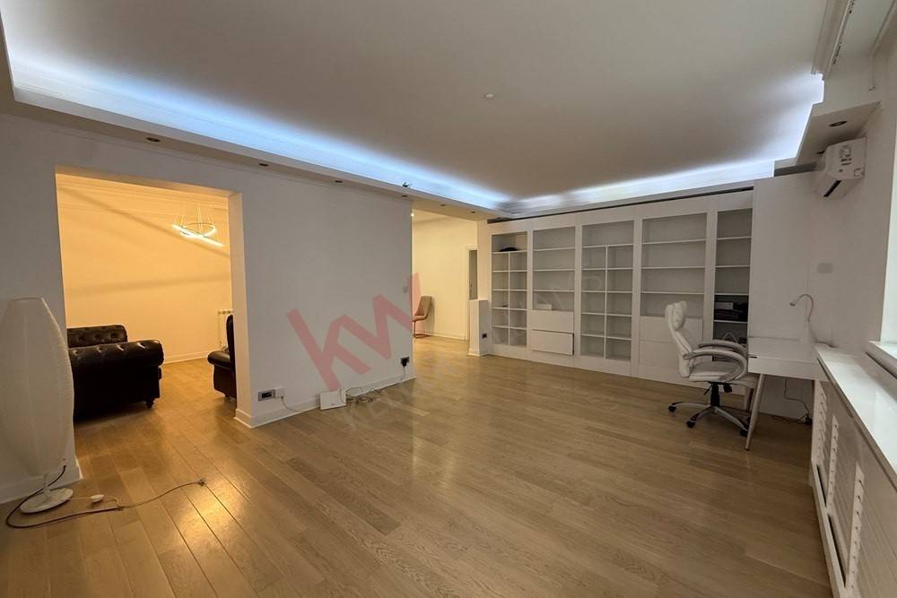 Trosobni stan Brane Crnčevića, Beograd