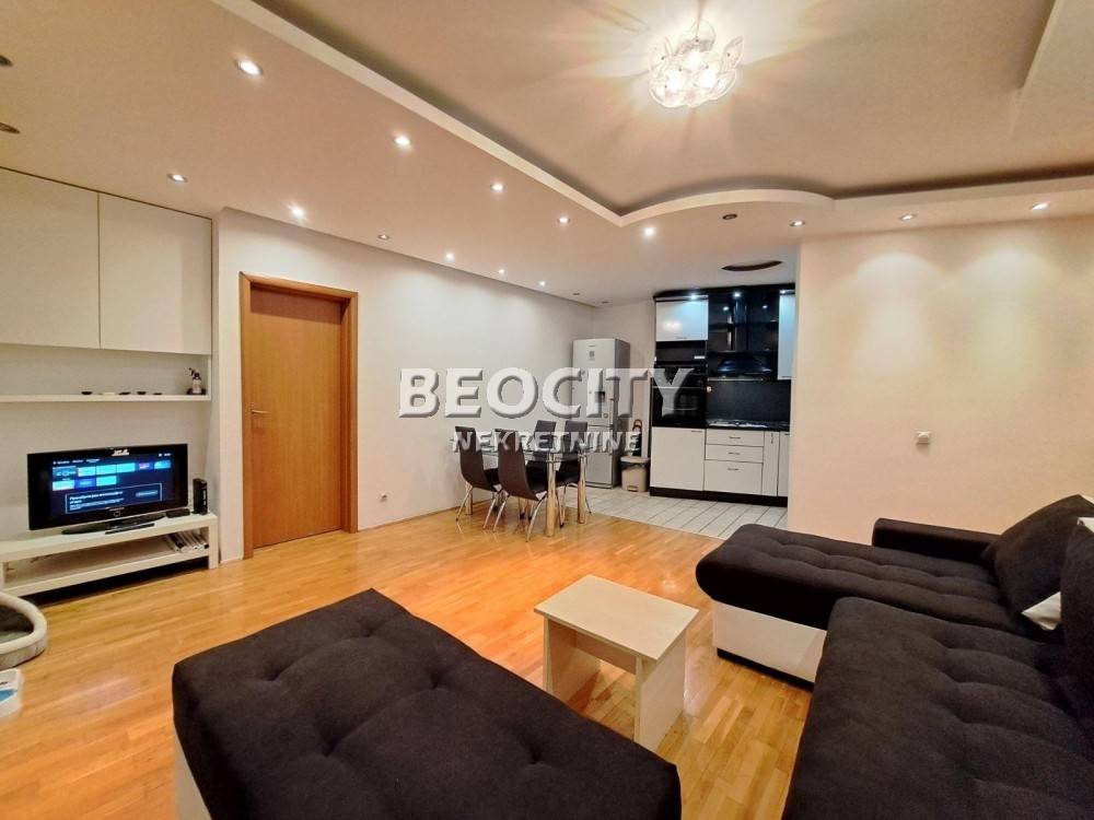 Trosobni stan Nebojšina, Hram Svetog Save - Neimar - Čubura, Beograd