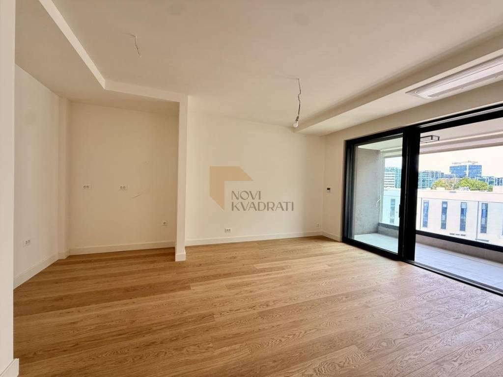 Trosobni stan novo, treći sprat, Beograd