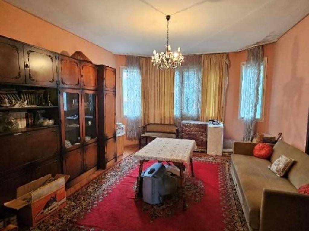 Četvorosobni stan Koste Jovanovića, Voždovačka crkva - FON - Saobraćajni fakultet, Beograd