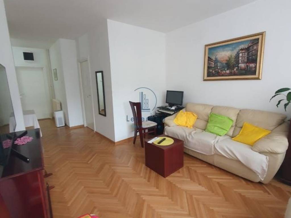 Trosobni stan Kumanovska, Kalenić - Slavija - Cvetni Trg, Beograd