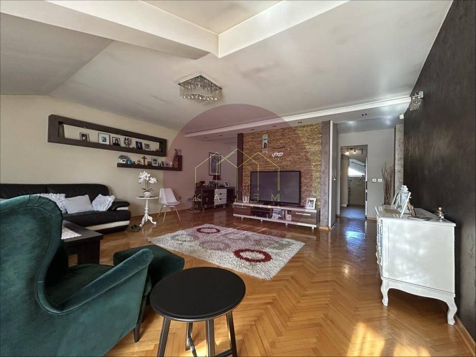 Stan u dobrom stanju, četvrti sprat, Konjarnik, Beograd