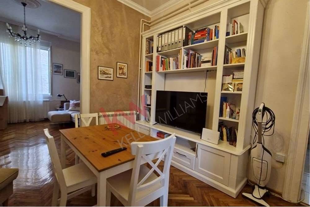 Trosobni stan Krunska, Beograd