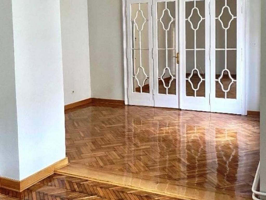 Stan Cara Uroša, Centar - Skupština - Terazije, Beograd