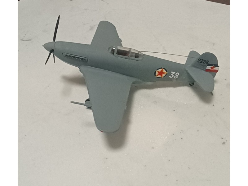 Gotova maketa aviona YAK-3 1:72