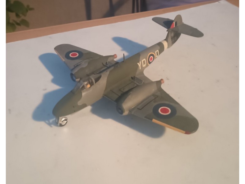Gotova maketa aviona Gloster Meteor 1:72