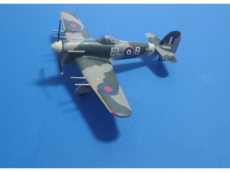 Gotova maketa aviona Hawker Typhoon 1:72