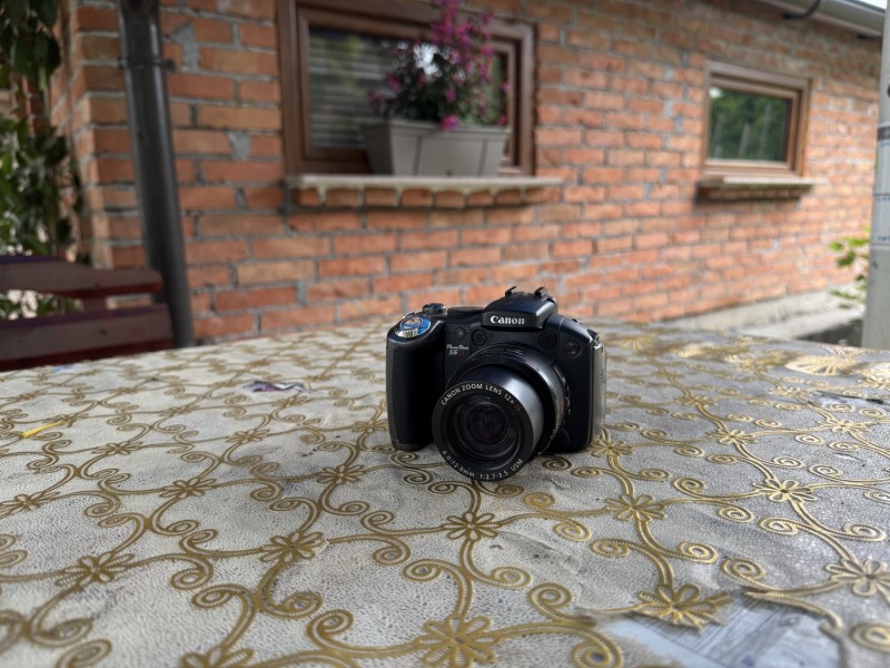 Canon PowerShot S5 IS 8.0MP 12x zoom