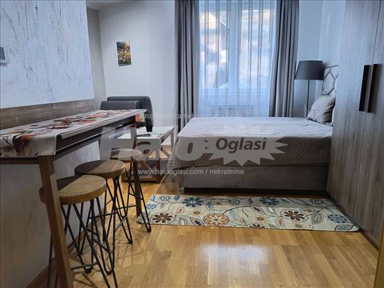 Lux apartman 4*sa garažnim mestom u hotelu