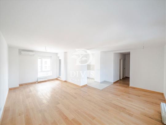 Useljiv stan u novogradnji Airport City 84m2