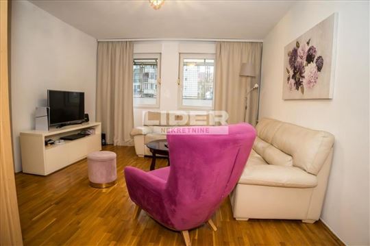 Izuzetna lokacija - mereno 85m2 ID#135209