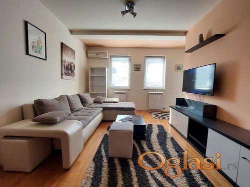 NOVI SAD - BULEVAR - 47m2 - 450 evra
