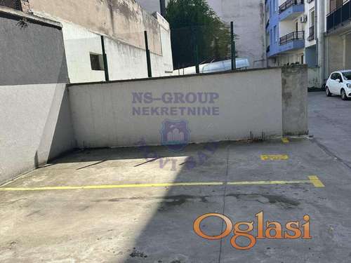 Izdaje se parking mesto na odličnoj lokaciji.