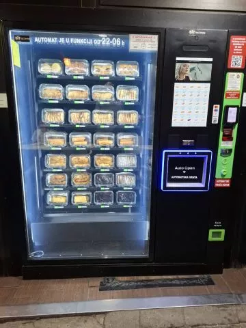 PRODAJEM VENDING MAŠINU TCN ZA PRODAJU RAZNIH PROIZVODA, DIMENZIJE 170 X 195 X 100