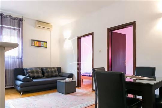 Đeram pijaca, Vatroslava Jagića, 45m2 ID#15207