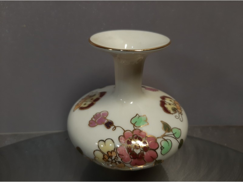 LIMIT RUČNO BOJENA PORCELAN ZSOLNAY HUNGARY LEPTIR VAZA