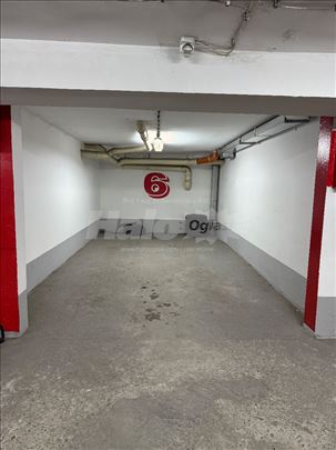 Izdajem garazu u centru grada