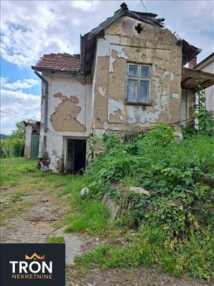 Građevinski plac 1,98a na 900m od centra