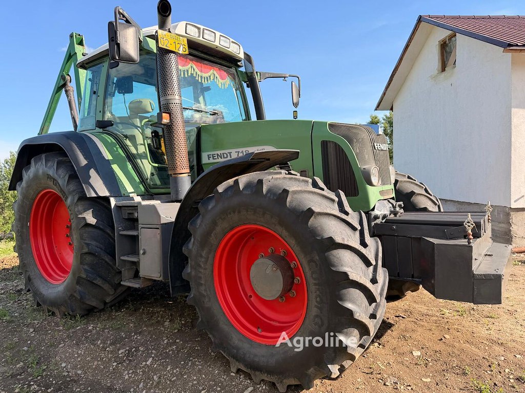Fendt 718 traktor točkaš