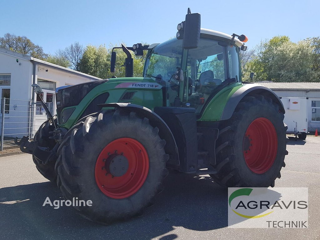 Fendt 718 Vario S4 traktor točkaš