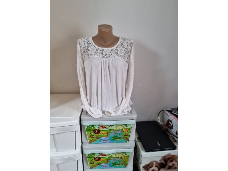 Female bela bluza M