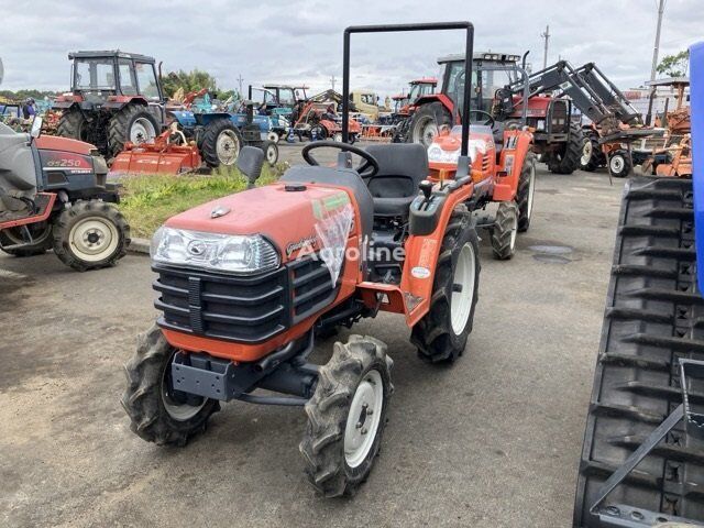 Kubota TRACTOR(Kubota) mototraktor