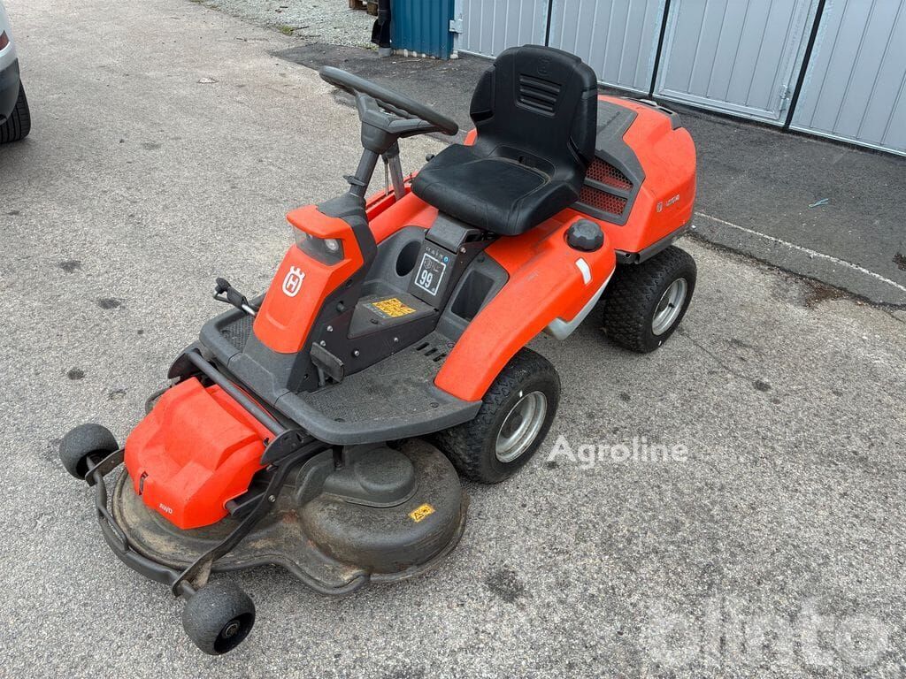 Prodaje se Husqvarna R216 T traktor kosilica na aukciji