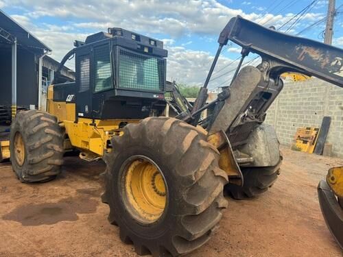 Caterpillar 545C šumarski traktor